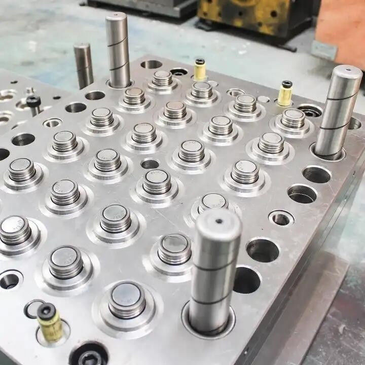 Hot Runner 16 Cavity Plastic Injection Mould Screw Cap Mould For Water ...